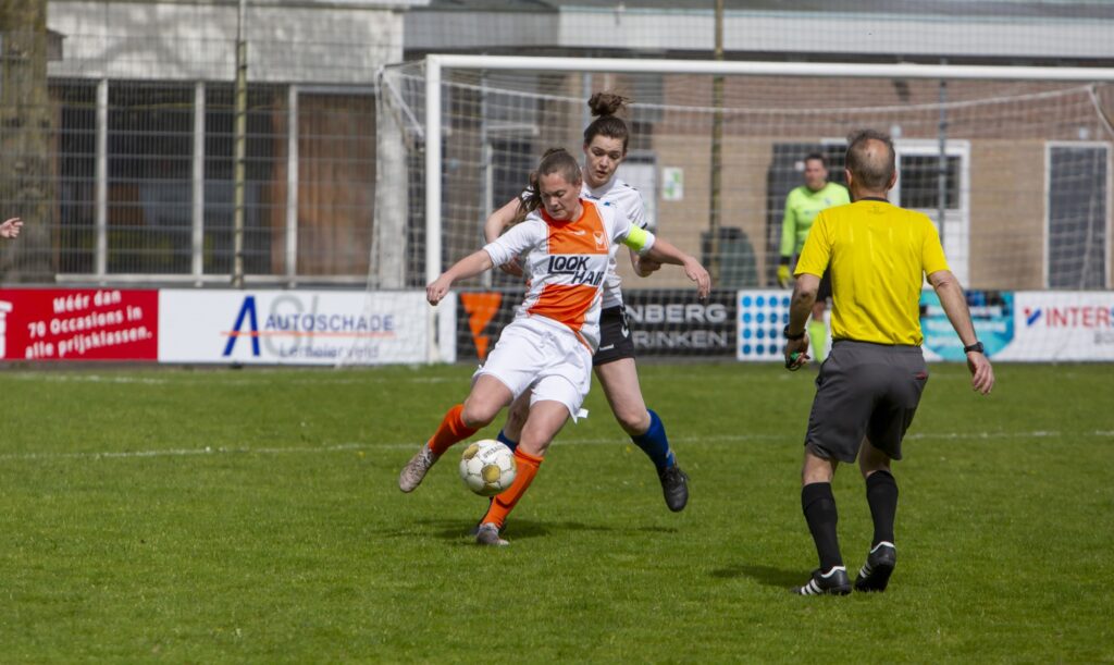 Girlsday bij plaatselijke VV lemelerveld groot succes! - Sukerbiet.nl