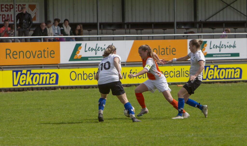 Girlsday bij plaatselijke VV lemelerveld groot succes! - Sukerbiet.nl