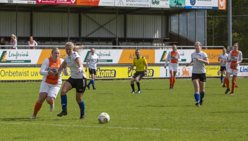 Girlsday bij plaatselijke VV lemelerveld groot succes! - Sukerbiet.nl