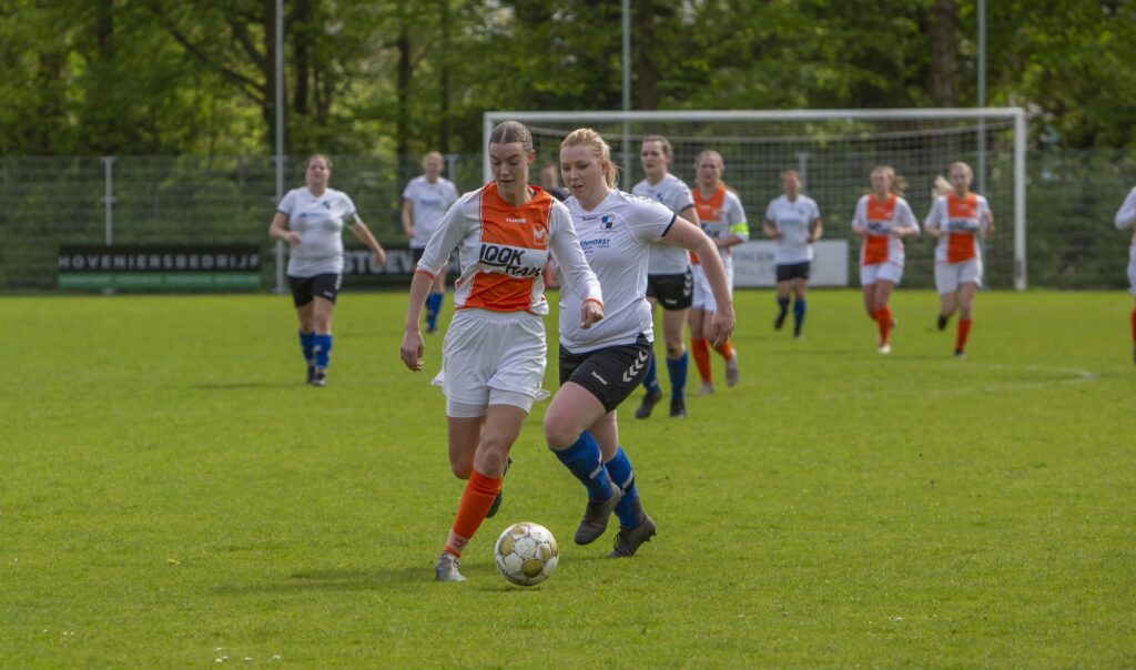 Girlsday bij plaatselijke VV lemelerveld groot succes! - Sukerbiet.nl